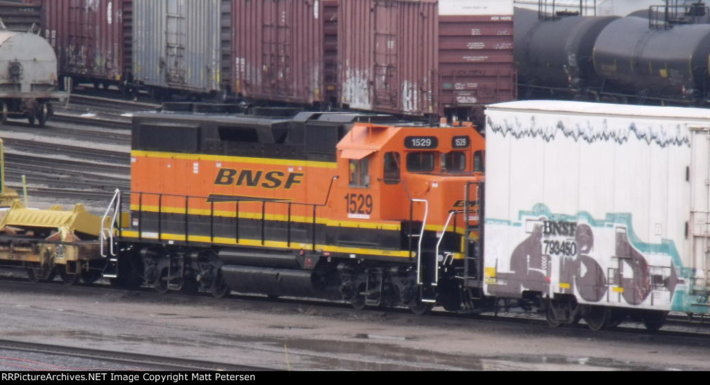 BNSF 1529